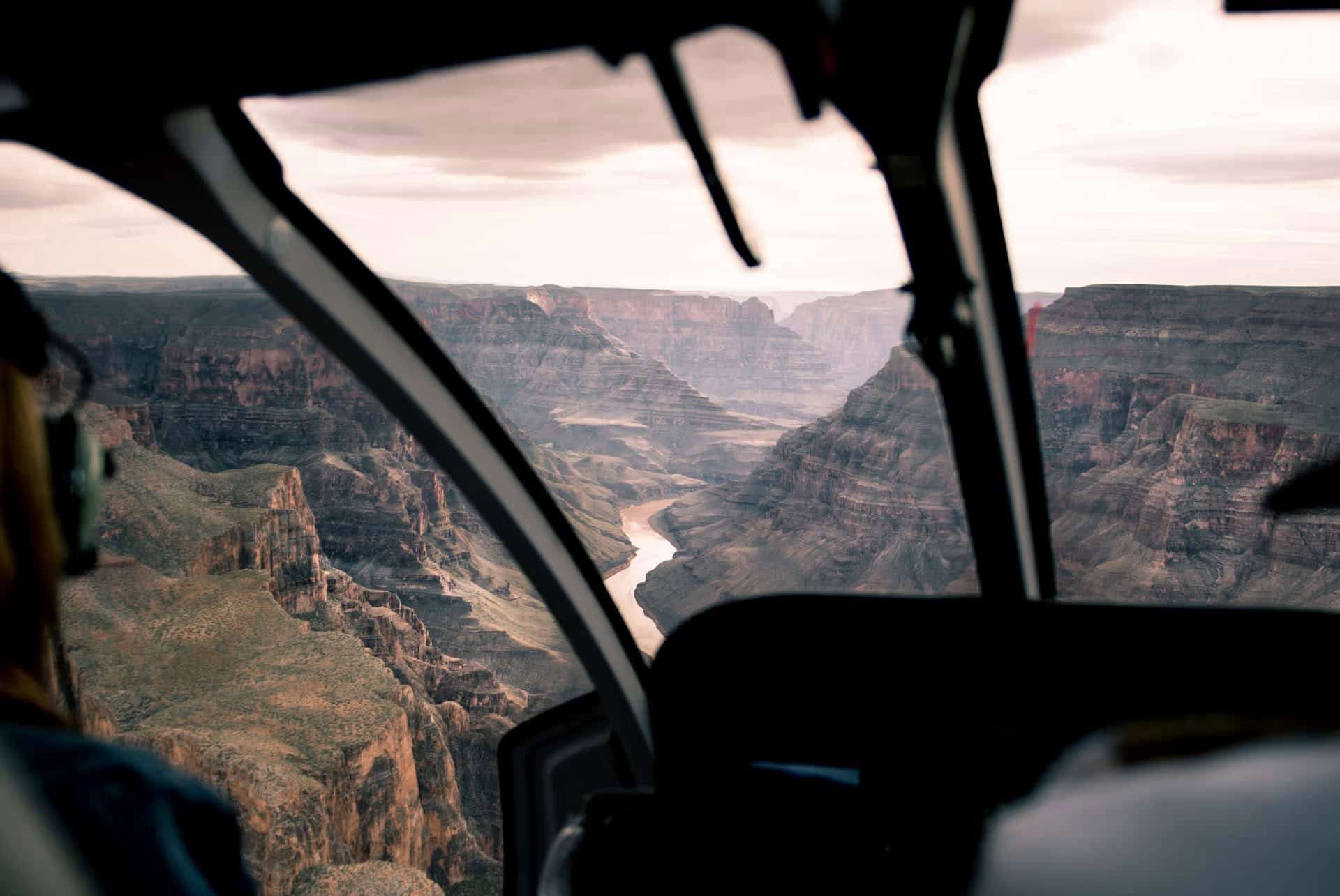 Hélicoptère Grand Canyon : Survol, Prix, Astuces 2025